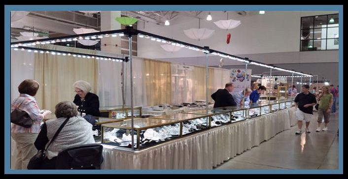 Trade show booth light